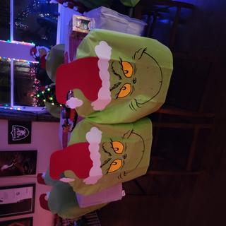 23 1/2" x 28 1/4" Dr. Seuss™ The Grinch Polyester Party Chair Covers ...