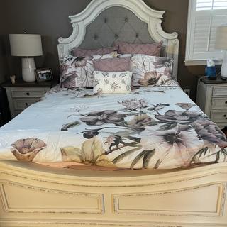 Libbie bedroom set store