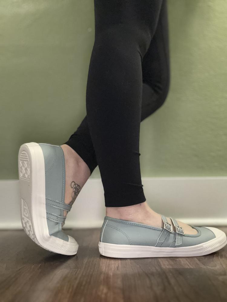 Great Spring option for narrow feet