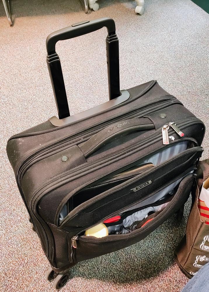 Staples Customer Reviews for Samsonite Xenon 3 16" Polyester Rolling ...